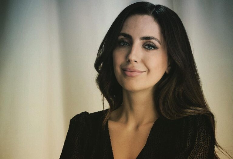 Paulina Krasa alter, Größe, gewicht, vermögen,Freund, Ehemann, Biografie, wikipedia, kinder ...